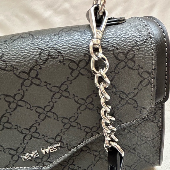 Nine West | Bags | Nine West Purse With Silver Chain | Poshmark